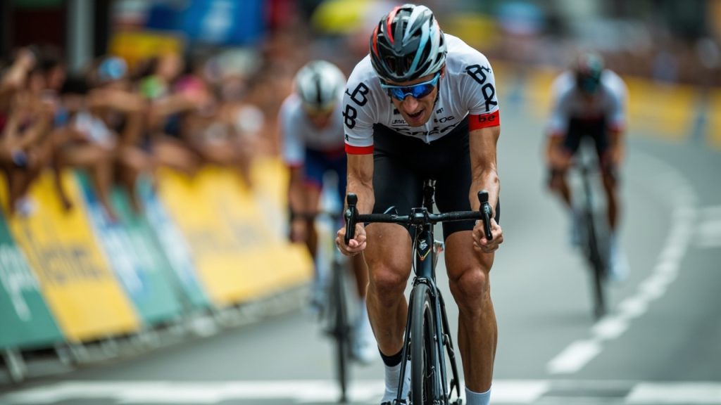 Van Uden claims career-defining sprint win at Giro d'Italia's 4th stage